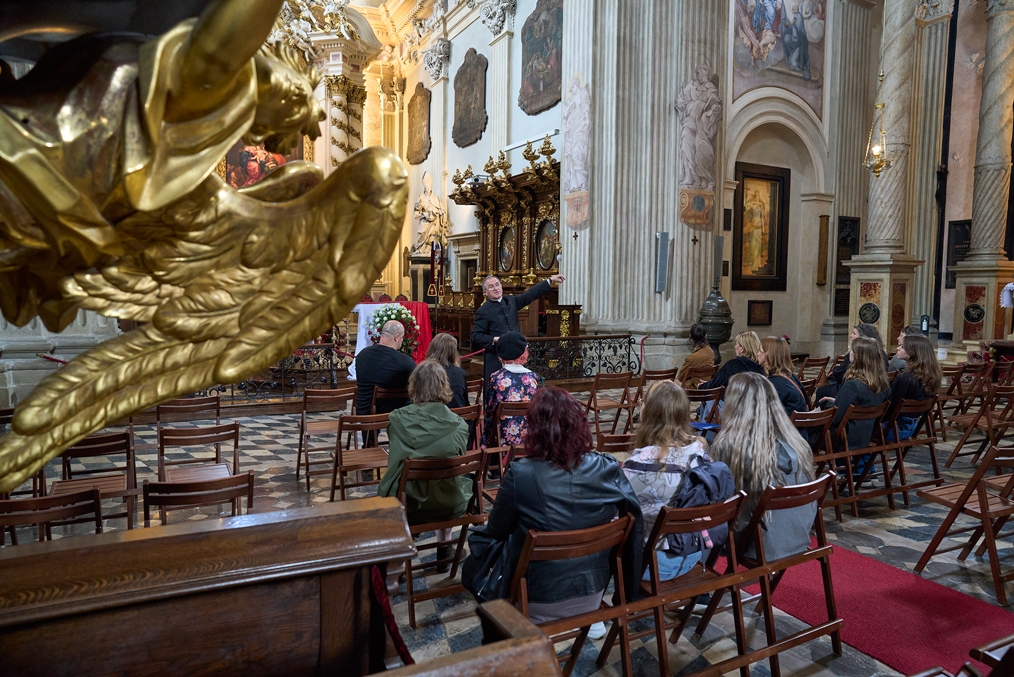 Plener rysunkowy w kolegiacie św. Anny - Zamek Królewski na Wawelu ...